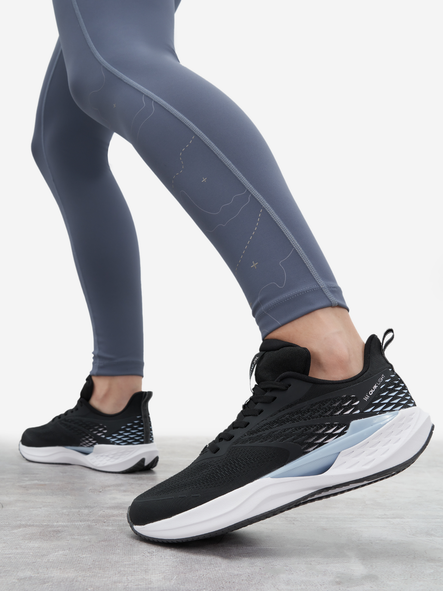 Кроссовки женские 361° Wind Hunter Ⅳ черный/белый цвет — купить за ...